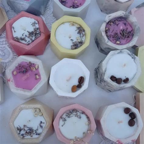 Свічки в гіпсовому кашпо