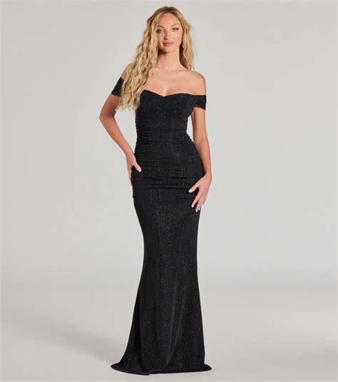 Black Mermaid Gowns And Windsor