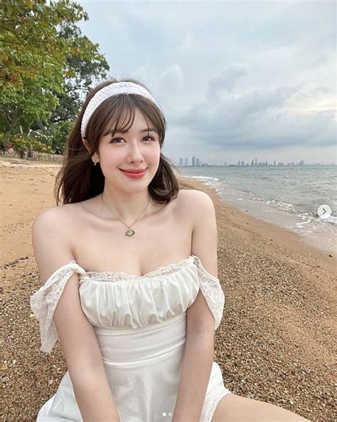 ดาราสาวสวยสุดฮอต ขาวออร่ามาก ลุคไหน ก็โดนใจ Line Today