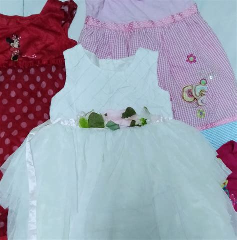 ນ້ອຍ ລັກ ຂາຍເຄື່ອງອອນລາຍ