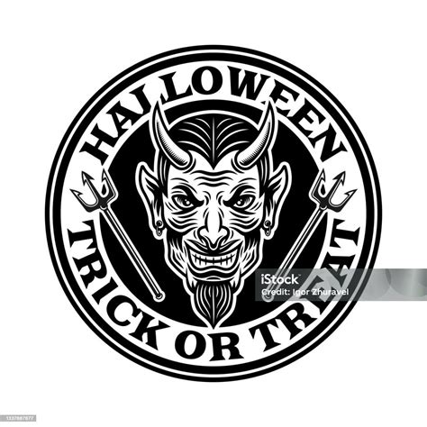 할로윈 빈티지 라운드 엠블럼 배지 라벨 또는 모노 크롬 스타일 벡터 절연 일러스트에 악마 머리로 로고 10월에 대한 스톡 벡터 아트 및 기타 이미지 Istock