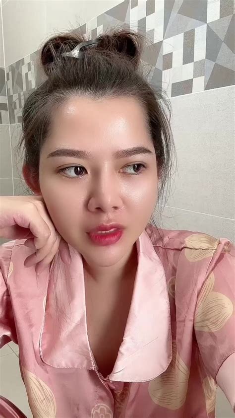 Đợi E Tịnh Tâm Xíu Rồi E Chec K Tin Nhắn Nha Mấy Chị 😅 Nay Việc