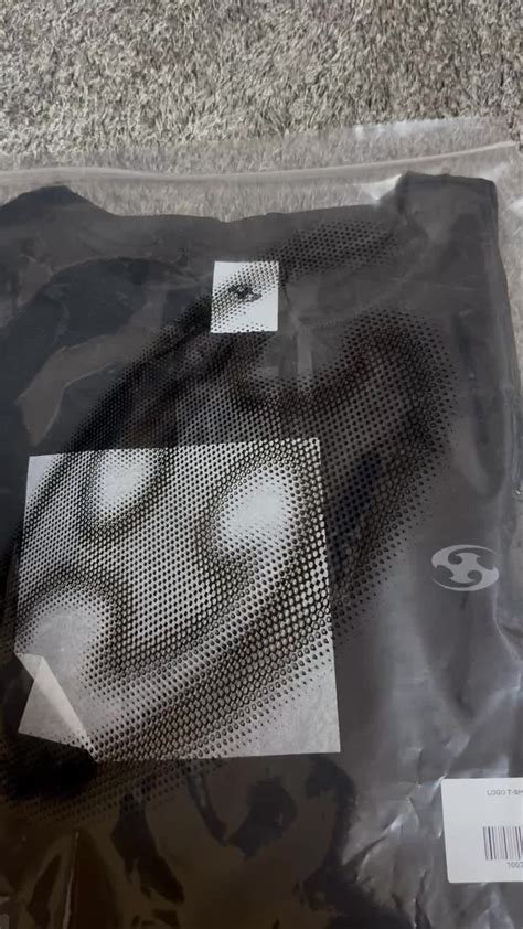 E 님의 게시물 Kream