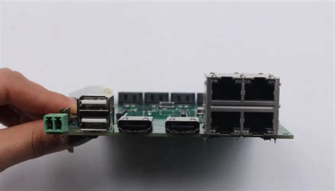 Несущая плата для Raspberry Pi Cm4 поставляется с интерфейсами 5x Sata 4x Gbe 2x Hdmi Rs 485