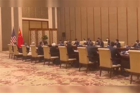 现场画面：国务院副总理何立峰会见耶伦