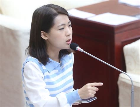 上民眾黨節目曝藍白合關鍵看這個 徐巧芯民眾會自己整合 政治 中時
