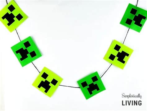 DIY Minecraft Creeper Banner