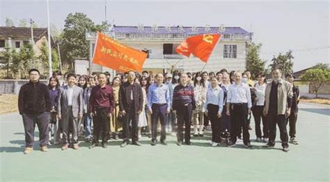 文学院师生赴涟源白马镇桐柏村采风调研 文学院 湖南人文科技学院