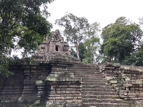 ขุนเดชวิทยายุทธ On Twitter ปราสาทหลังหนึ่งในหมู่ปราสาทพระปิถุ เมืองพระนคร ผนังห้องประธานจำหลัก