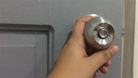 How To Remove Door Latch Stuck Methods DIY