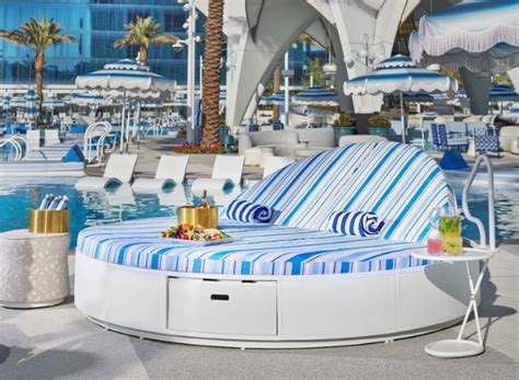 Pools Fontainebleau Las Vegas