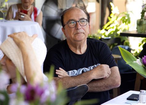 הסופר והעיתונאי יגאל גלאי הלך לעולמו בגיל 72 אתר החדשות דבר