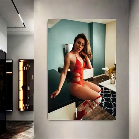 Female Models Sold On Temu United States