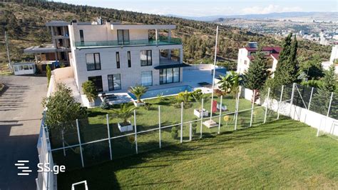 ფეხბურთის მოედანი ლიფტი აუზი როგორ გამოიყურება კერძო სახლი თბილისში რომელიც 13 მლნ ლარზე