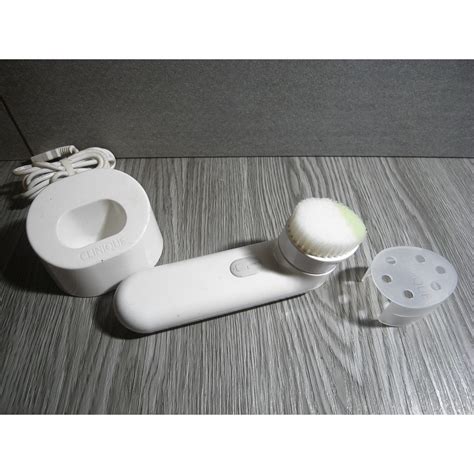 二手 CLINIQUE 倩碧 音波淨膚儀 超音波 洗臉機 Z760 音波淨膚儀 附充電器 蝦皮購物