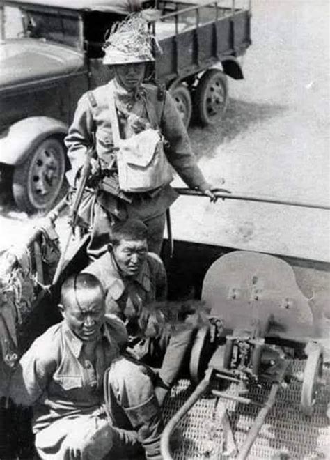 Урлагийн Нэр нь тодроогүй баатрууд Даанч хэнч тоож уншдаггүй Бүх сумаа дуустал тулалдаад