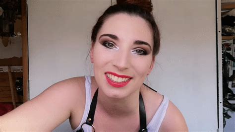 Kind Giantess Lets You Watch Her Squash Giant Red Clips4sale
