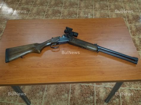 Иззеха незаконно оръжие от къща в Роман