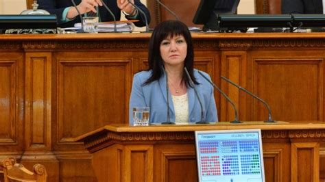 Цвета Караянчева беше избрана за председател на Народното събрание ШУМ БГ