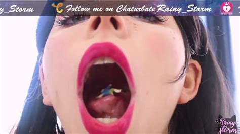 Gentle Giantess Eat Tiny Man