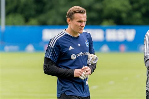Schon Wieder Verletzt HSV Keeper Mickel Wird Zum Pechvogel