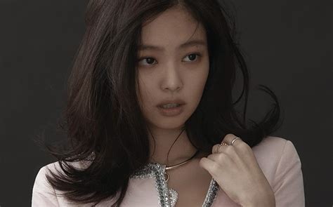 벚꽃보다 제니 하퍼스 바자 코리아