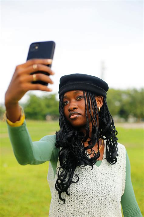 Teenselfietanlines Photos Download The Best Free Teenselfietan