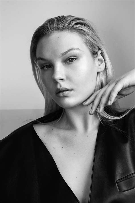 Women Mix Model Management