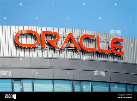 Logo Oracle Sign On Building Stock Photo Alamy