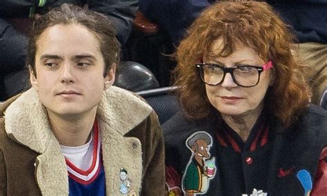 Susan Sarandon Takes Son To New York Knicks Game Daily Mail Online