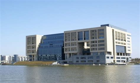 上海海事大学校园风光 上海海事大学校服 第3页 大山谷图库