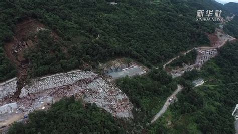 直击湖北五峰滑坡现场 近400人在现场开展救援 凤凰网资讯 凤凰网