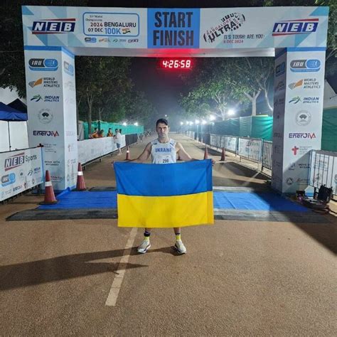 Український рятівник пробіг 100 кілометрів Для чого він біжить