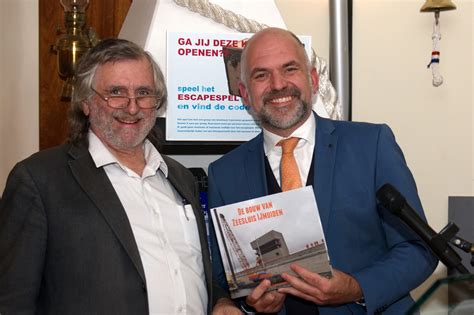 Ko Van Leeuwen Geeft Boek Uit Over Bouw Zeesluis Ijmuiden Jutter