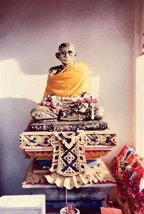 หลวงพ่อกวย หลวงพ่อกวย วัดโฆสิตาราม คู่มือสะสมวัตถุมงคล