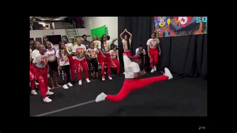 Leelee In The Buildingtommytheclown Jkshow Makemefamous