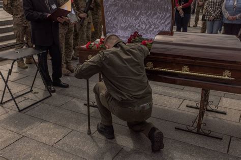 Уряд пропонує збільшити виплати для сімей загиблих захисників до 15 млн грн Читайте на Ukr Net
