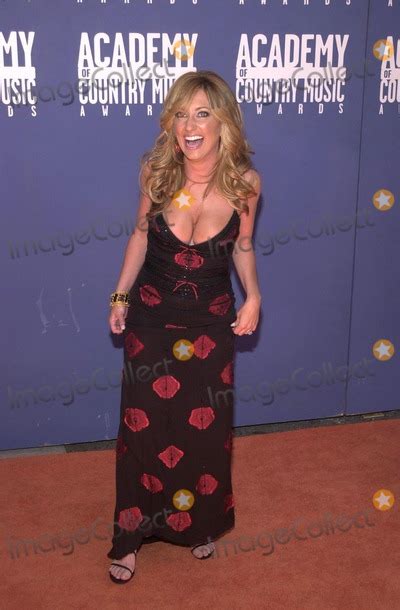 Photos And Pictures Lee Ann Womack At The 2002 Academy Of Country Music Awards Universal