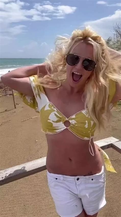 Britney Spears Sparks Fan Concern As She Dances In Clingy Green Gown Daily Star