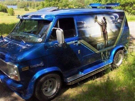 Pin By Gaétan Cyr Courtier Immobilie On Vans Campers Show Vans Custom Vans Custom Vans