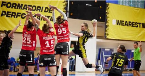 Гичевска најдобар стрелец во поразот на нејзиниот тим ЈАВИ СЕ ЈУЖНА