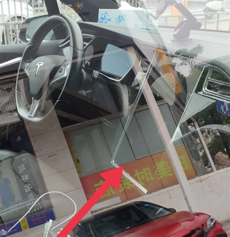 最近在了解特斯拉想入手，发现路边停了一台modely，他这个中控改的挺漂亮，内饰 Model Y社区 易车社区