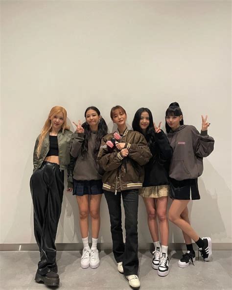 惠利亲妹妹与BLACKPINK成员们合照 高颜值引热议 新浪图片