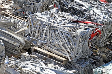 폐기물 관리 번들된 스크랩 금속 재활용 시설 운송에 대 한 높은 준비를 쌓아 재활용에 대한 스톡 사진 및 기타 이미지 재활용 강철 금속 Istock