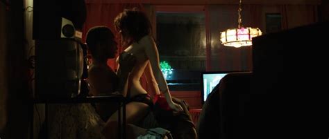 Nackte Laura Birn In Naked Harbour