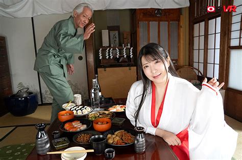 【vr】「ねぇ、この先も独り身の予定なら私が貰ってあげようか？」数年ぶりに帰省した地元で再開した幼馴染は巫女さん！ 大人になった彼女は、僕が独身だと知り、お酒の力と溢れんばかりのおっぱいでボク