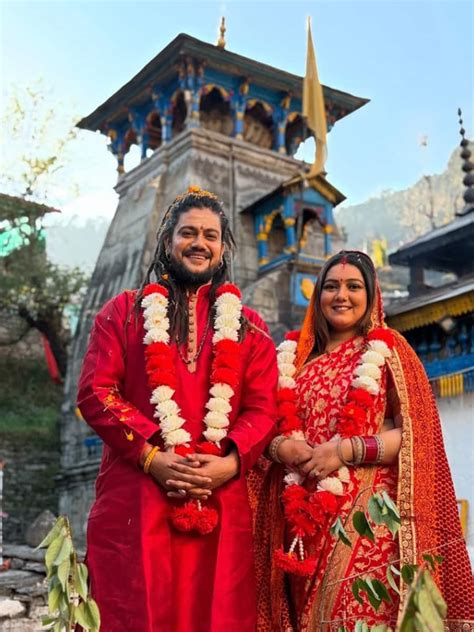 हंसराज रघुवंशी कोमल ने त्रियुगीनारायण में फिर लिए फेरे देखें फोटोज Hansraj Raghuwanshi