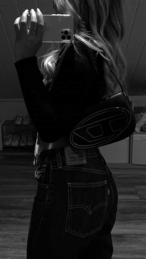 1dr Diesel Bag Levis Jeans Outfit Inspo Diesel Bag Selfie Fashion Black Diesel