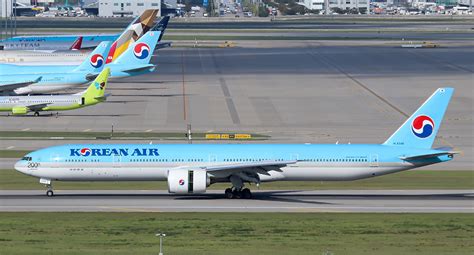 Korean Air Gets New Livery Not Impressed