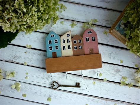 Ключница деревянная с домиками Ключница настенная заказать на Ярмарке Мастеров Kwcksru